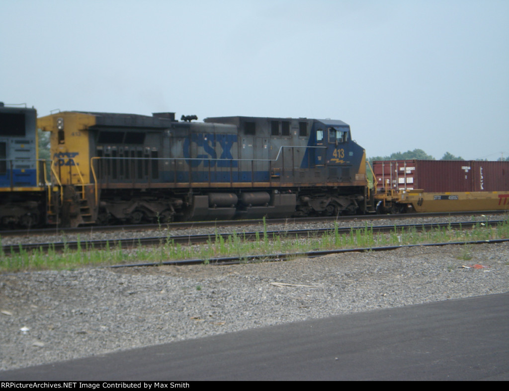 CSXT 413 on CSX Q161-09